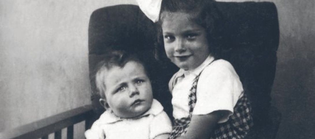 “Cut Out Girl” Tells Story Of Lien De Jong – The Forward