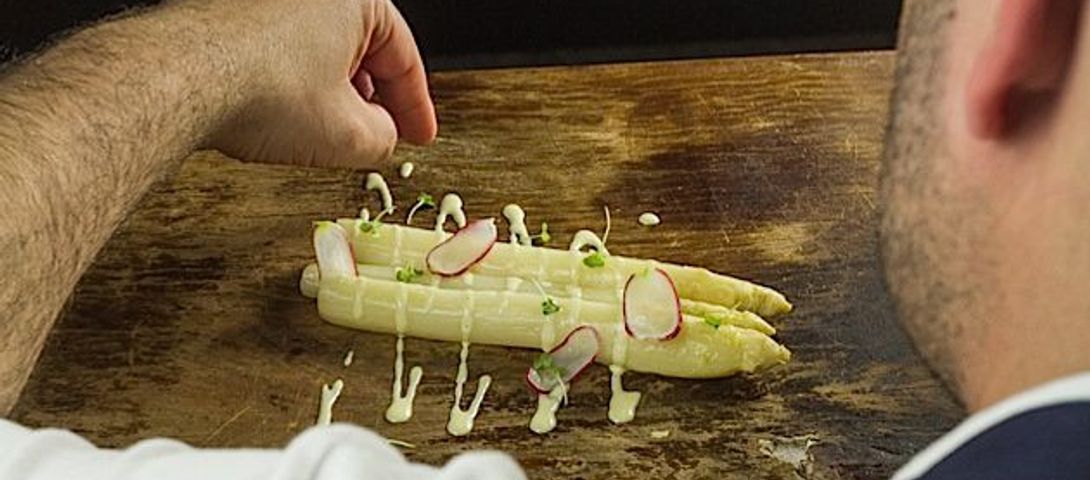 Jewish Cuisine Makes Stunning Comeback in Hungary – The Forward