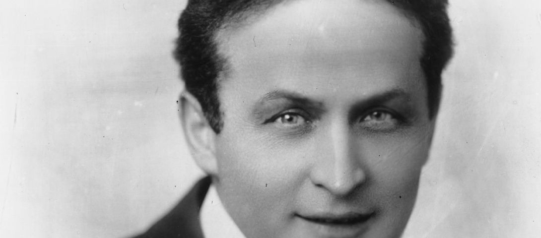 The True Story of Harry Houdini's Tefillin – The Forward