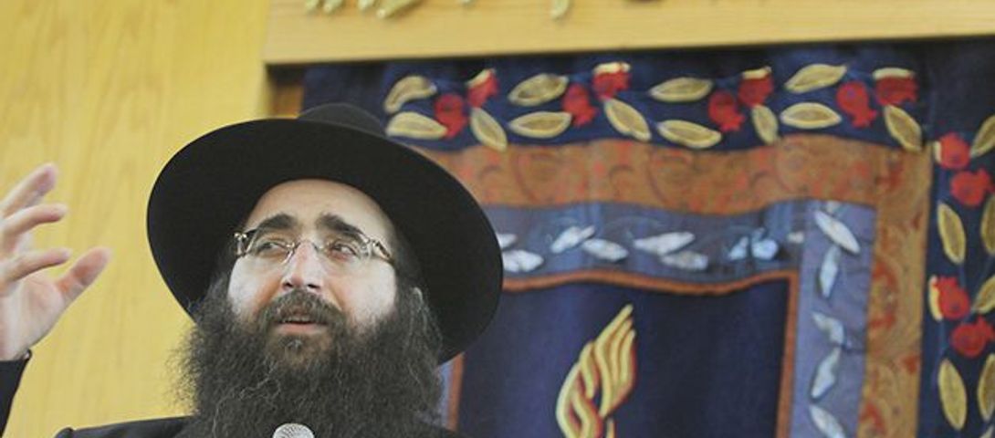 Revered as Business Guru, Rabbi Faces Questions About His Organization ...