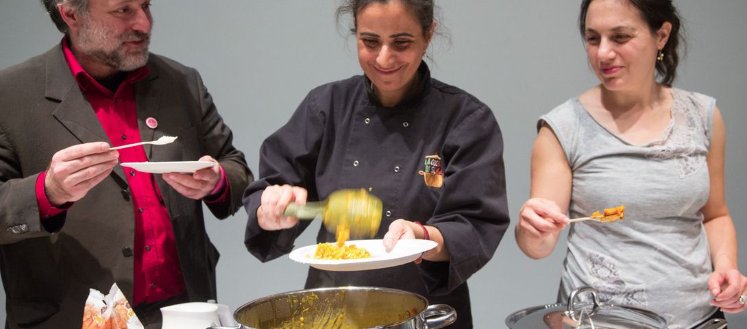 Students Flock To Jewish-Italian Cooking Class – The Forward
