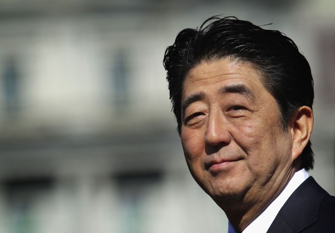 Japanese Prime Minister Visits U.S. Holocaust Museum – The Forward