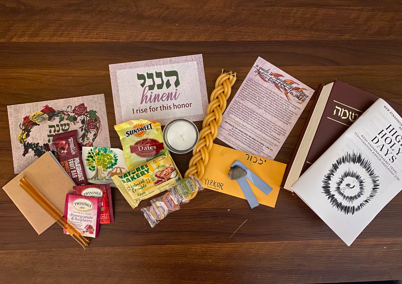 Synagogue care packages help Jews make shul at home