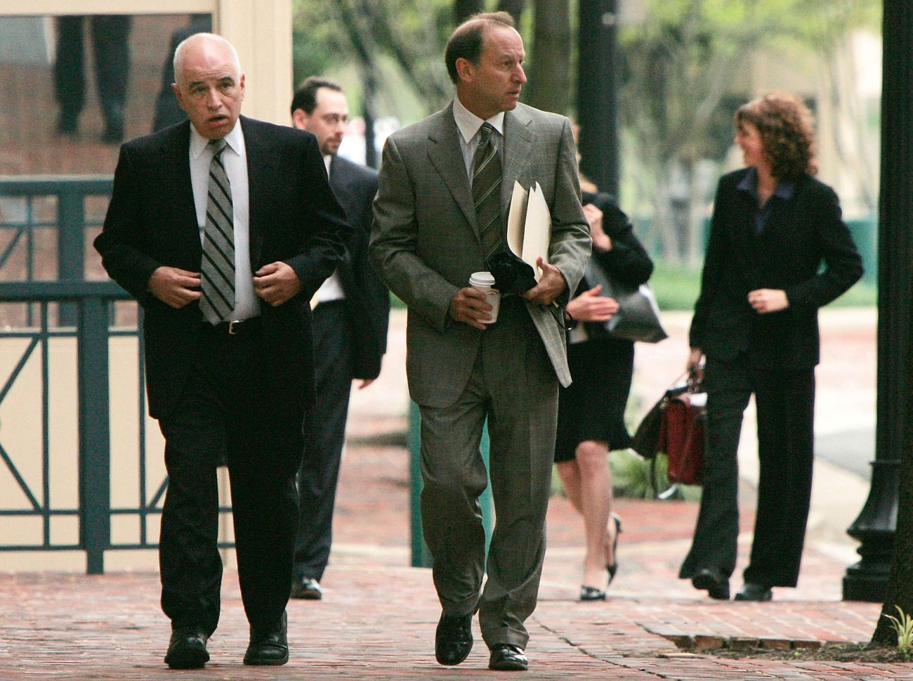 Abbe Lowell Is on a Legal Mission – The Forward