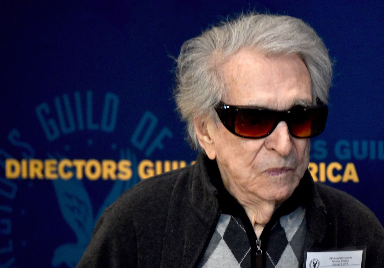 Arthur Hiller, ‘Love Story’ Director, Dies at 92 – The Forward