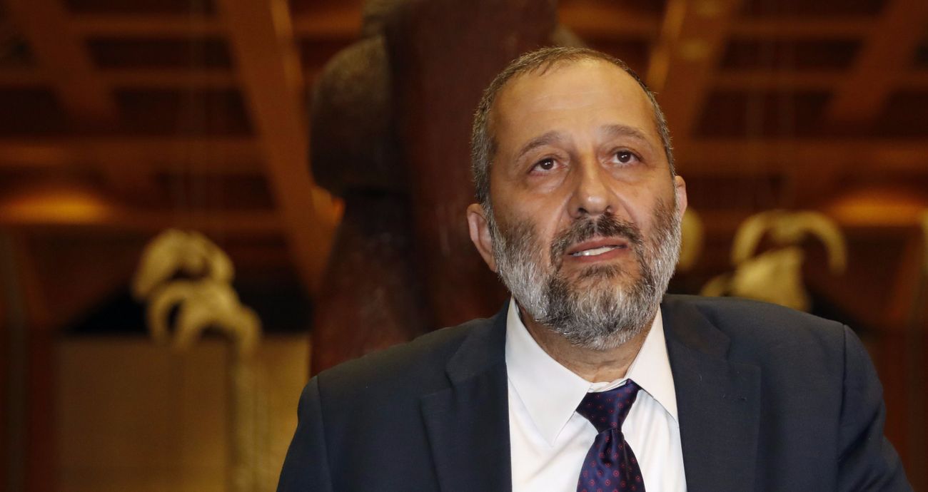 Hasidic Student Almost Misses His Wedding Over British Immigration ...