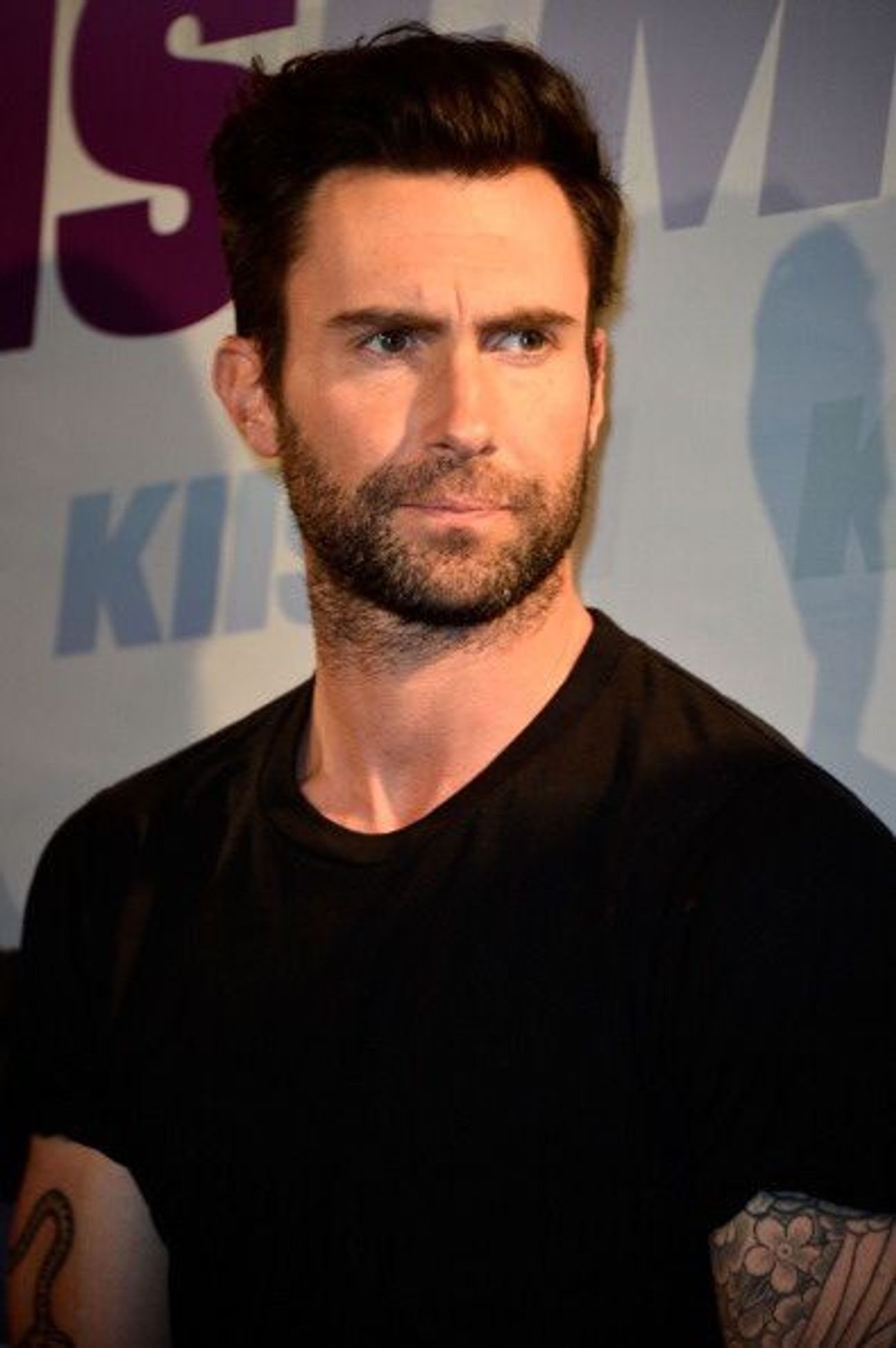 Adam Levine Caught on Mic Saying He Hates America – The Forward