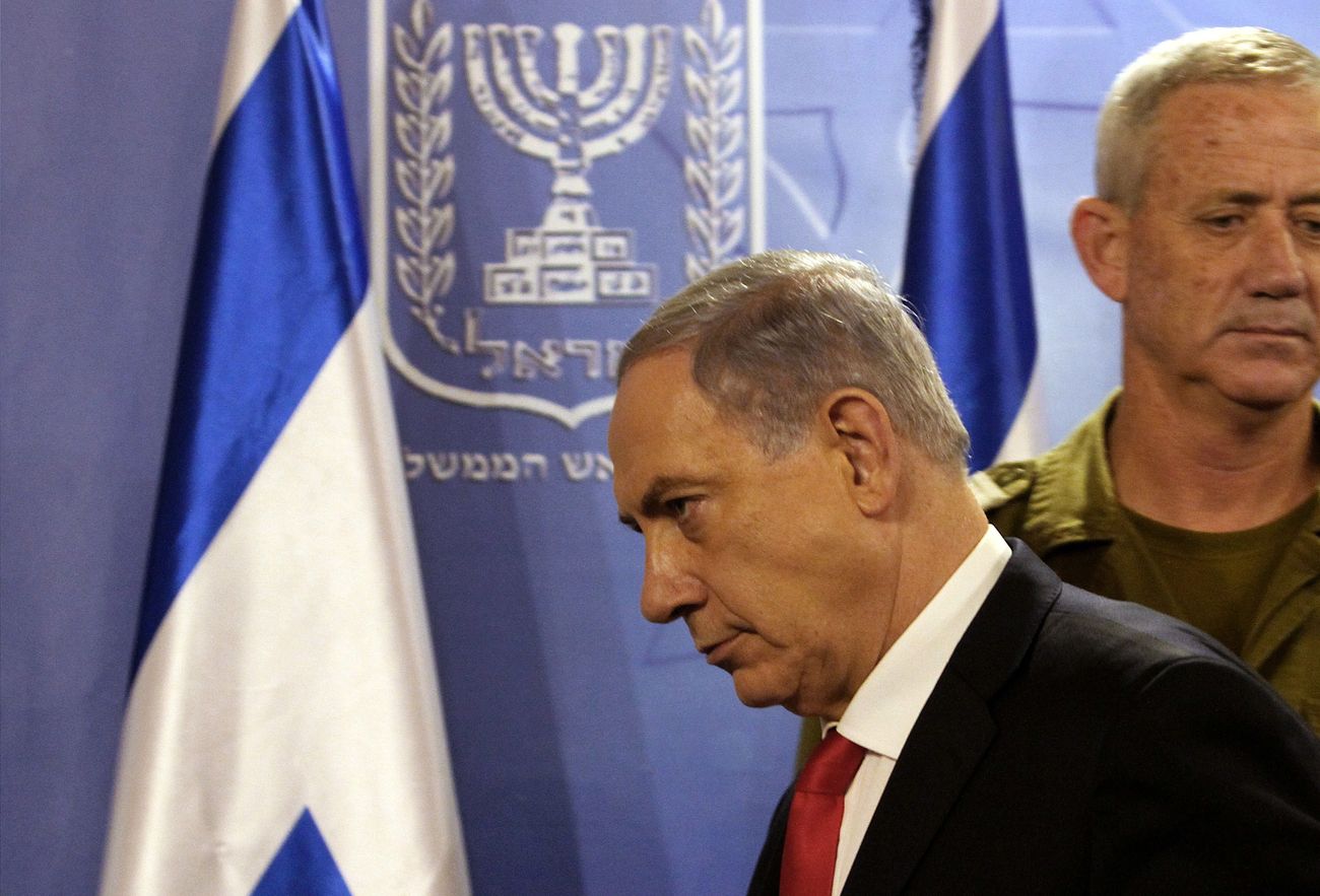 Benny Gantz backs bill to dissolve Parliament