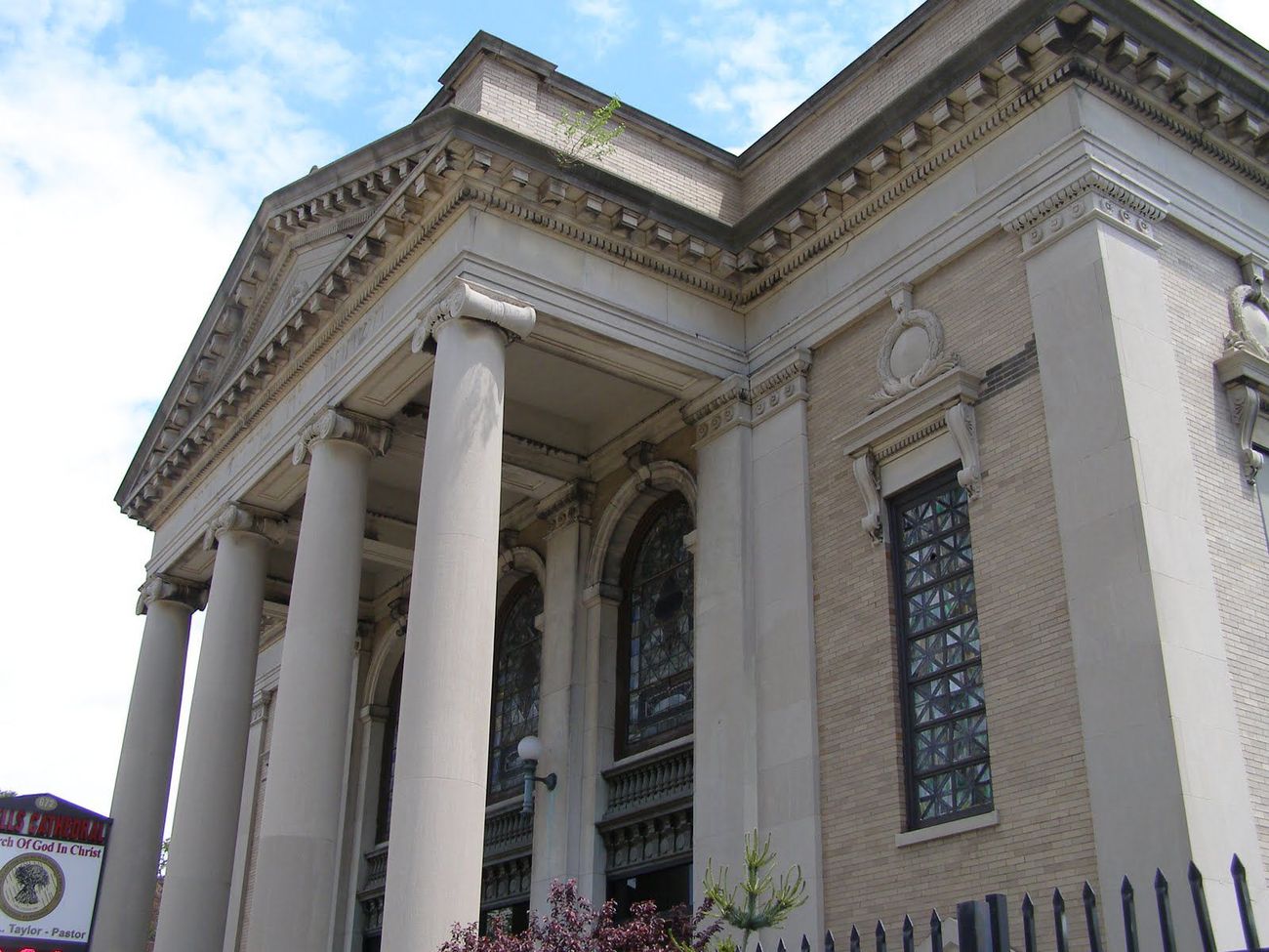 Newark Synagogue Building Turns 100 – The Forward