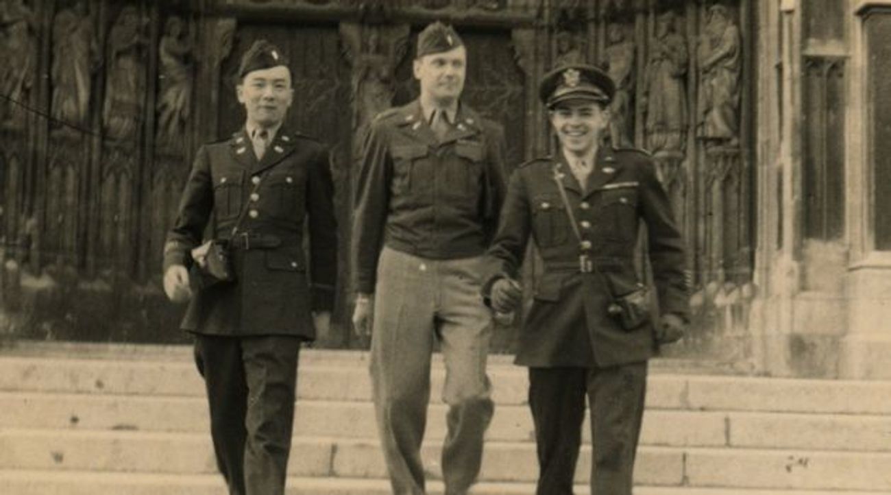 A China Set That Held a Family's Memories – The Forward