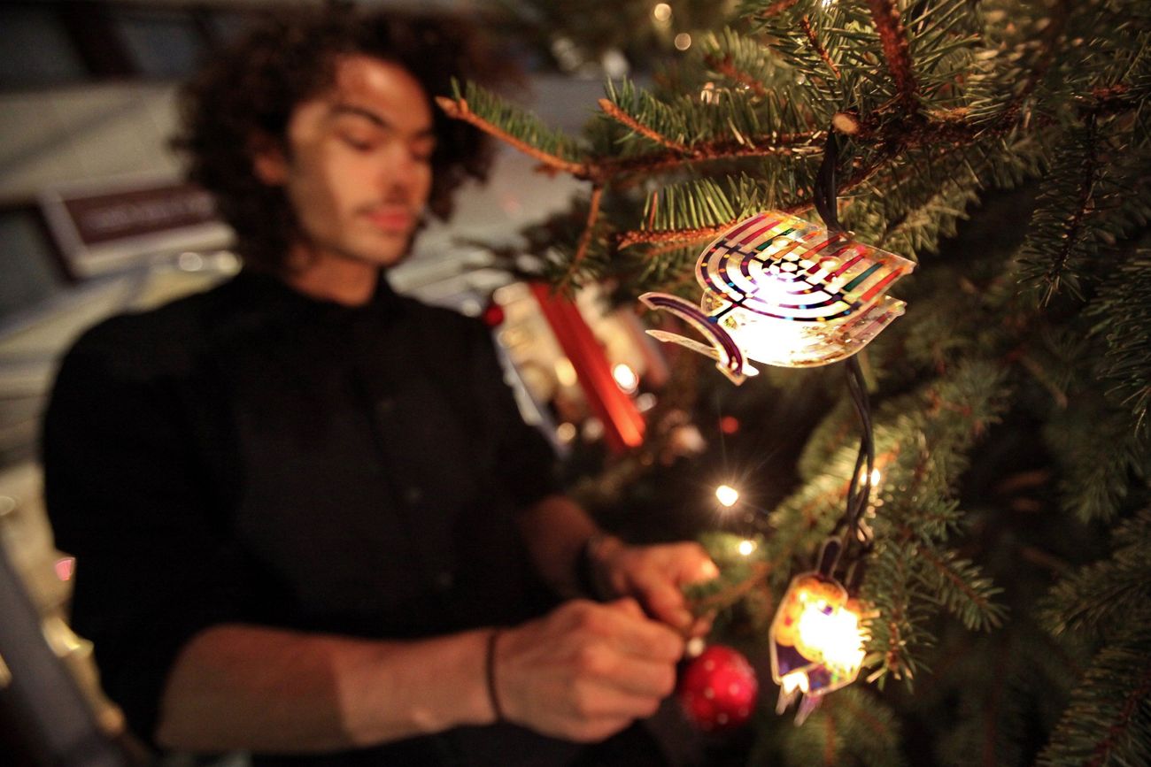 Chrismukkah, and 5 Other Things to Read, Watch, and Do This Weekend