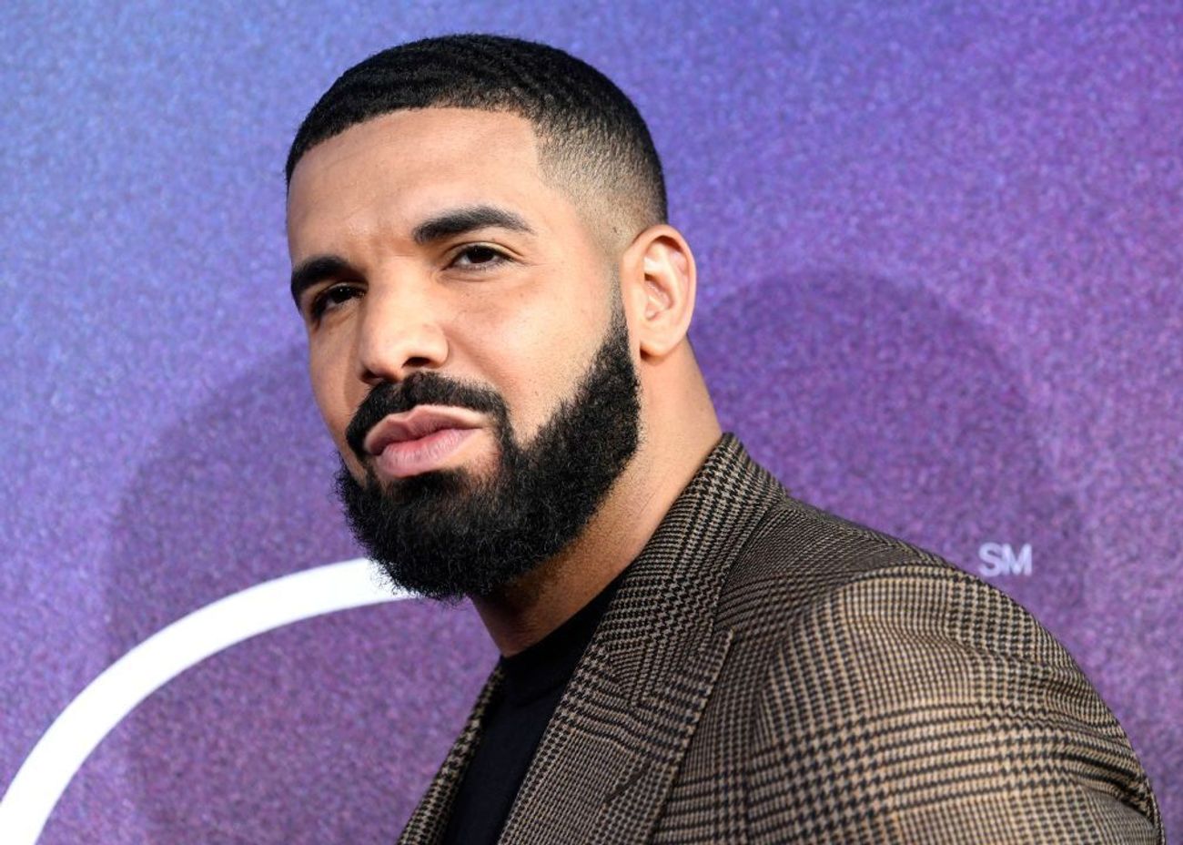 Drake’s Blingy Toronto Restaurant, Pick 6ix, Shut Down – The Forward