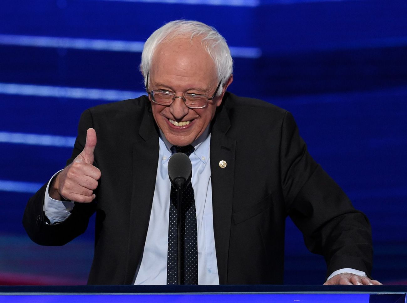 Bernie Sanders Looks Like Everyone’s Jewish Grandpa in Adorable ...