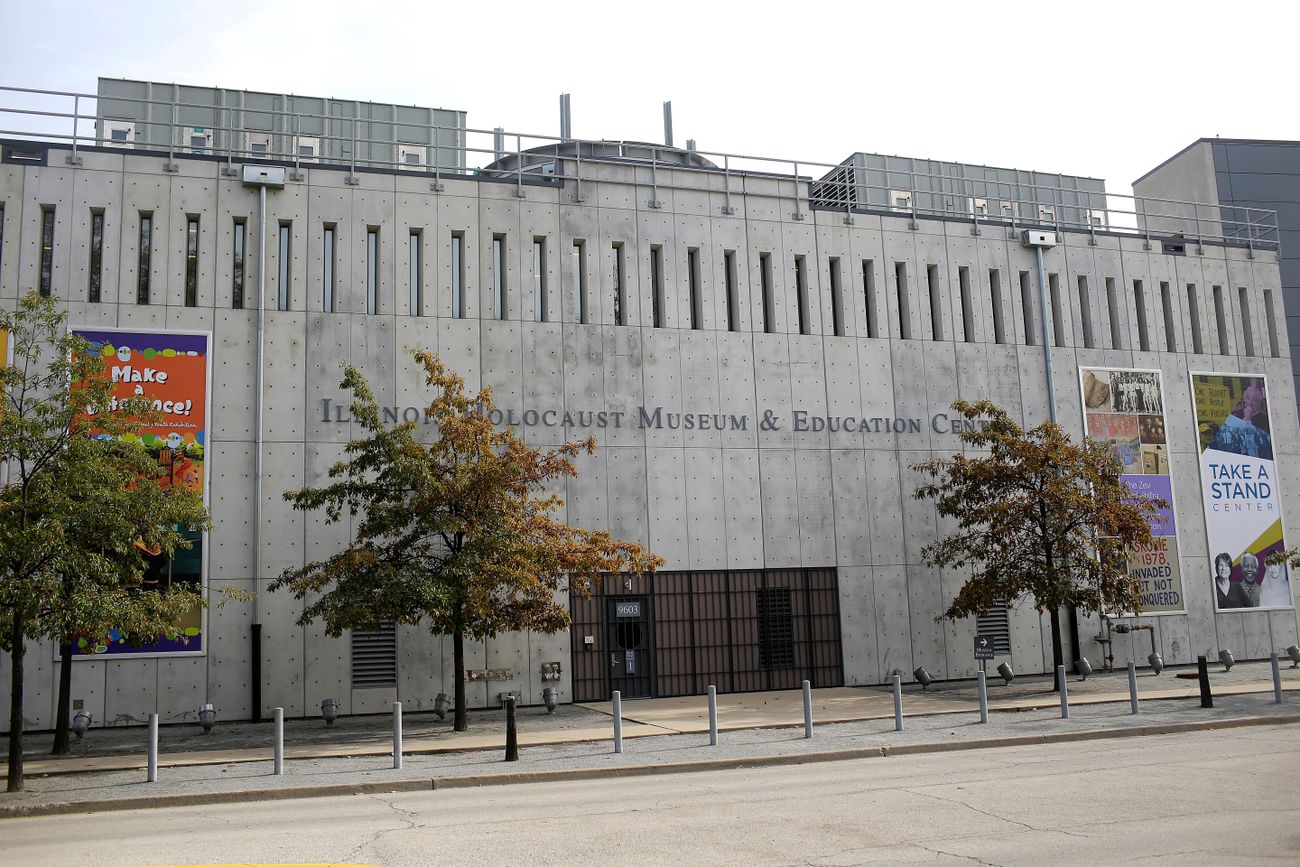 Celebrated Architect Stanley Tigerman Dies At 88