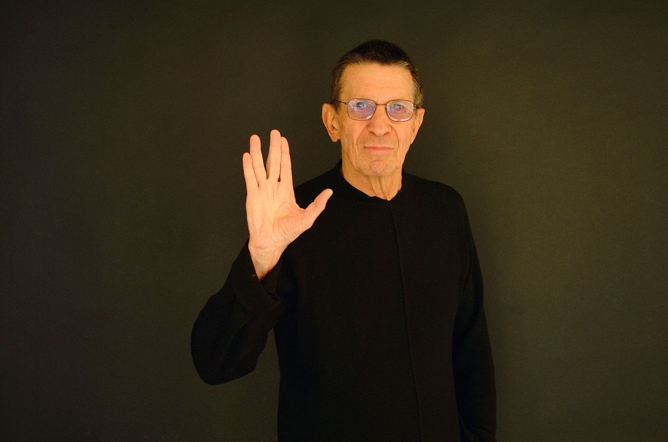 Spock’s Jewish-Vulcan greeting during coronavirus
