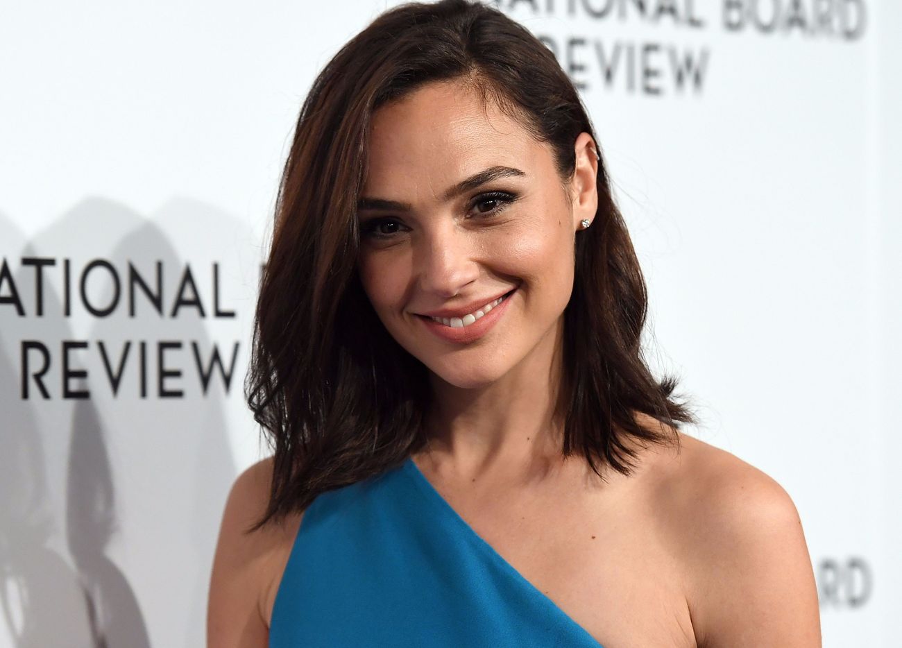 Gal Gadot On ‘The Simpsons’ Will Voice Herself