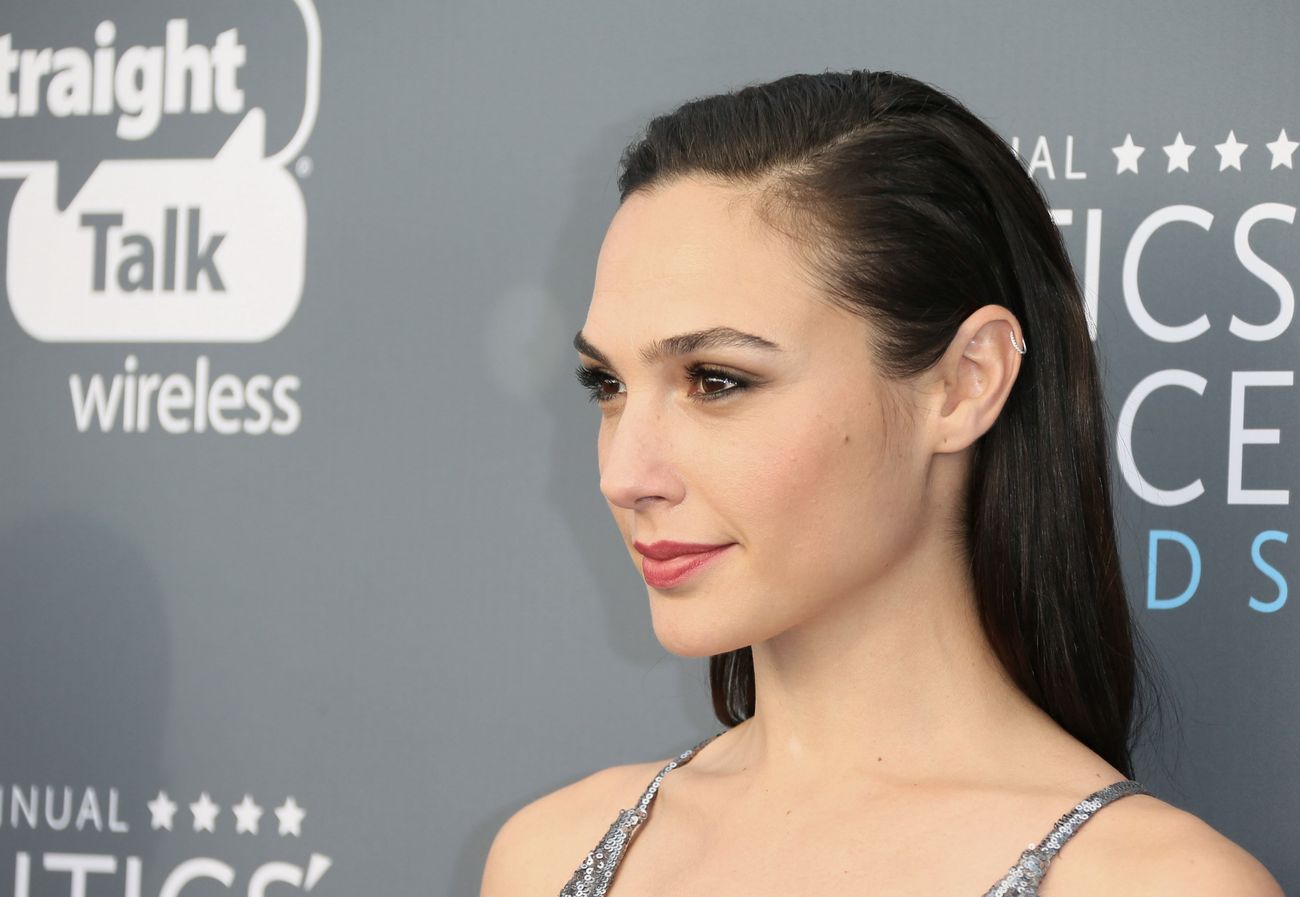 Gal Gadot posts a Holocaust memorial to her grandfather