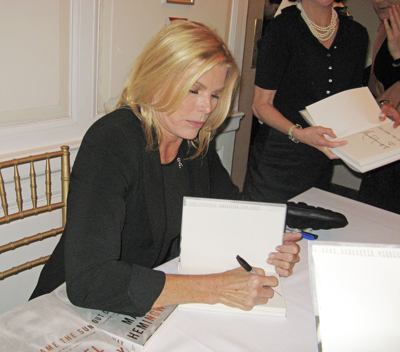 Mariel Hemingway Opens Up About Her Family's Depression – The Forward