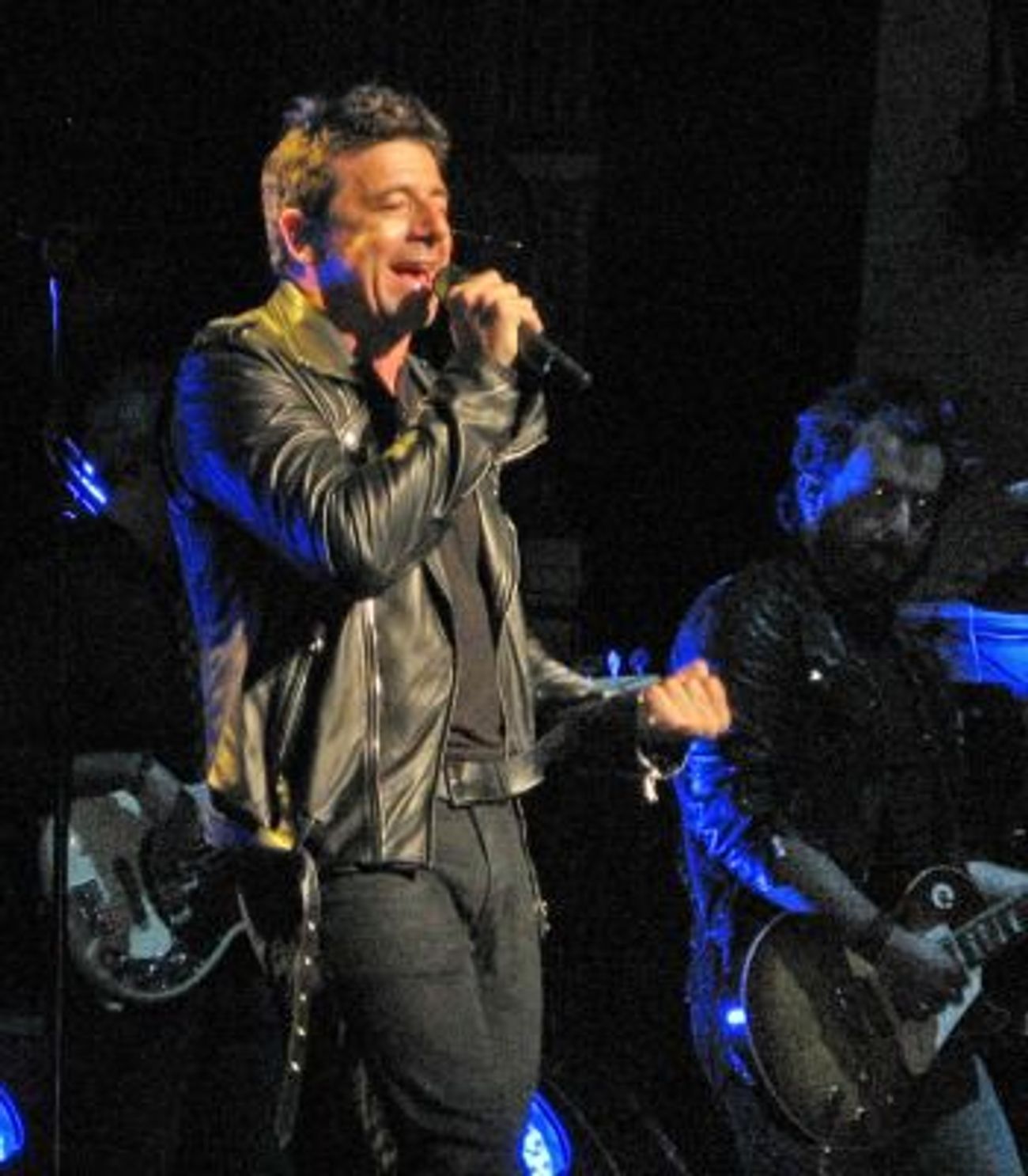 French Jewish Singer Patrick Bruel Rocks Beacon Theater – The Forward