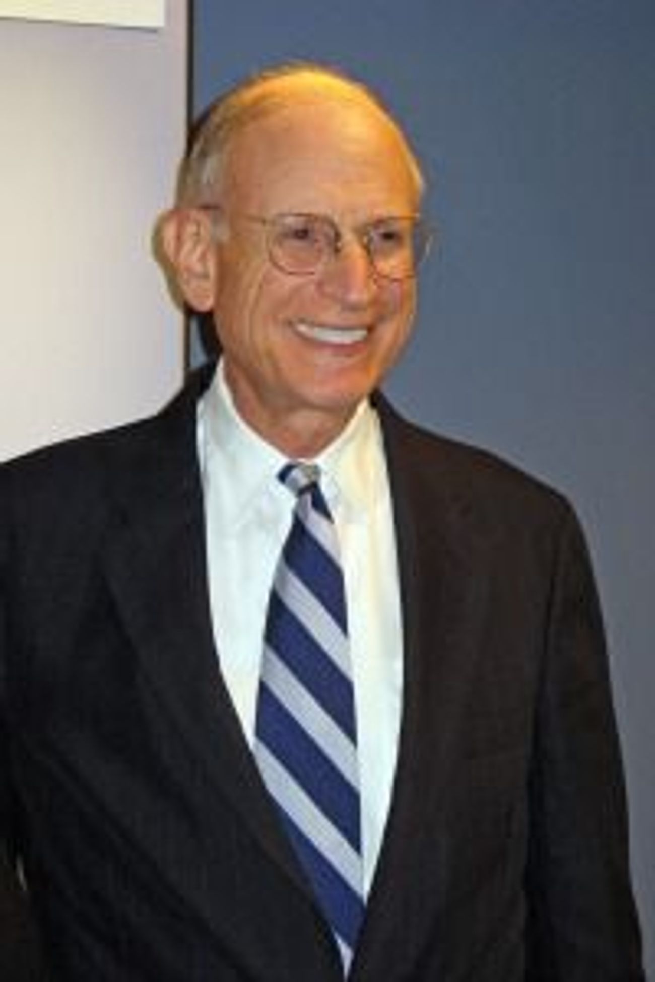 **Stuart Eizenstat: A Legacy of Public Service**