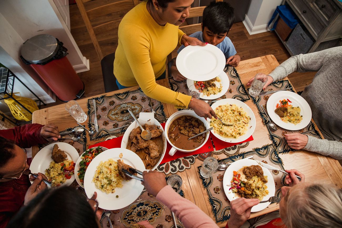 How To Throw Your Own Interfaith Eid Dinner – The Forward