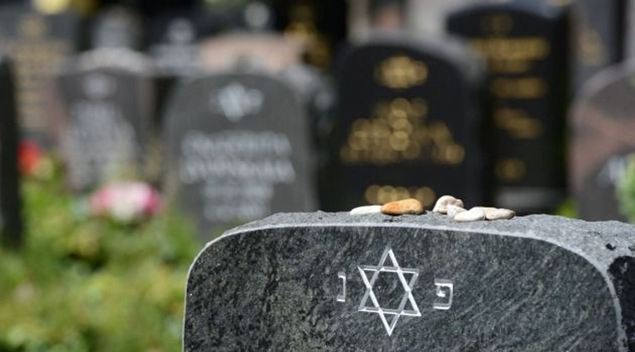 Death and More Death: Preparation for Yom Kippur – The Forward