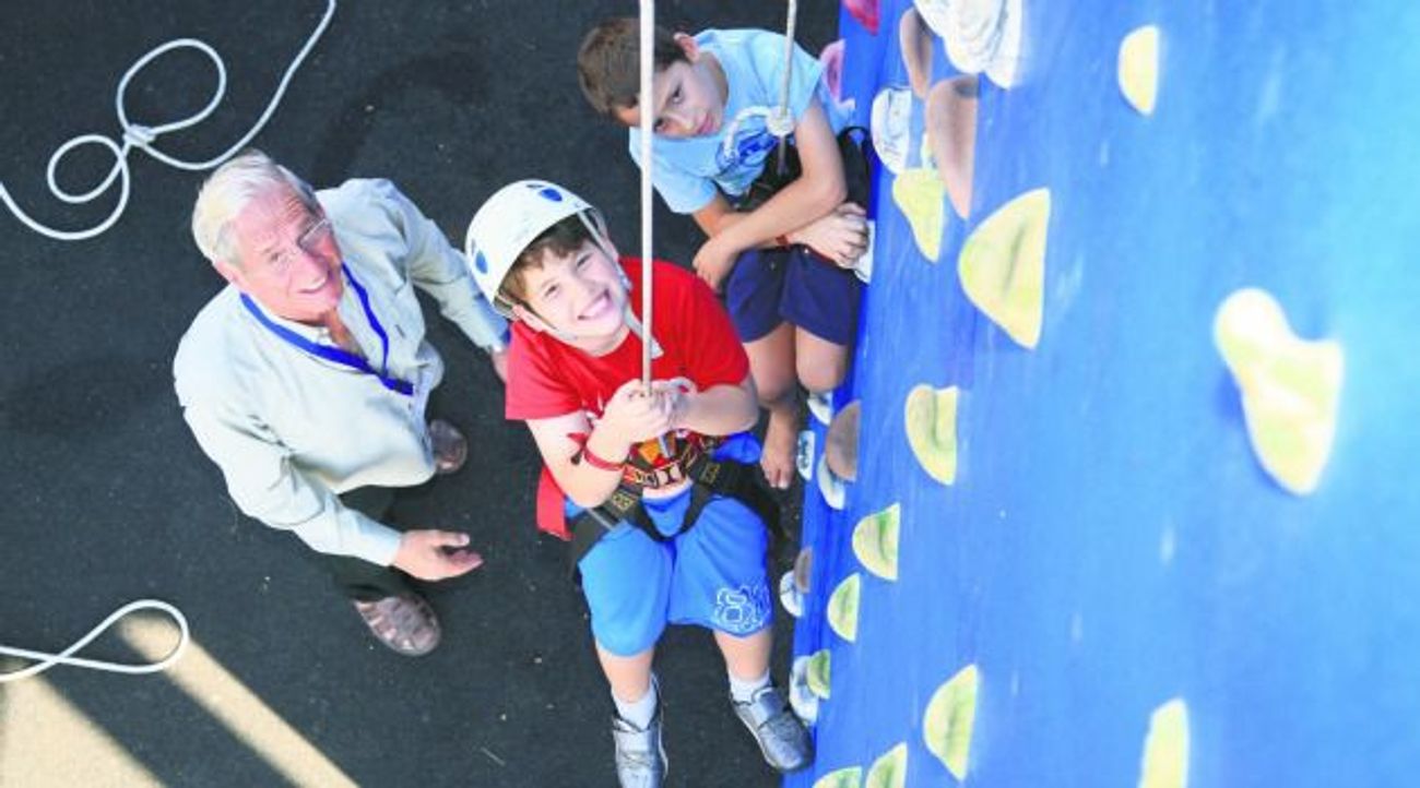 Chaim Topol Is More Than Tevye for Sick Jewish and Arab Children – The ...