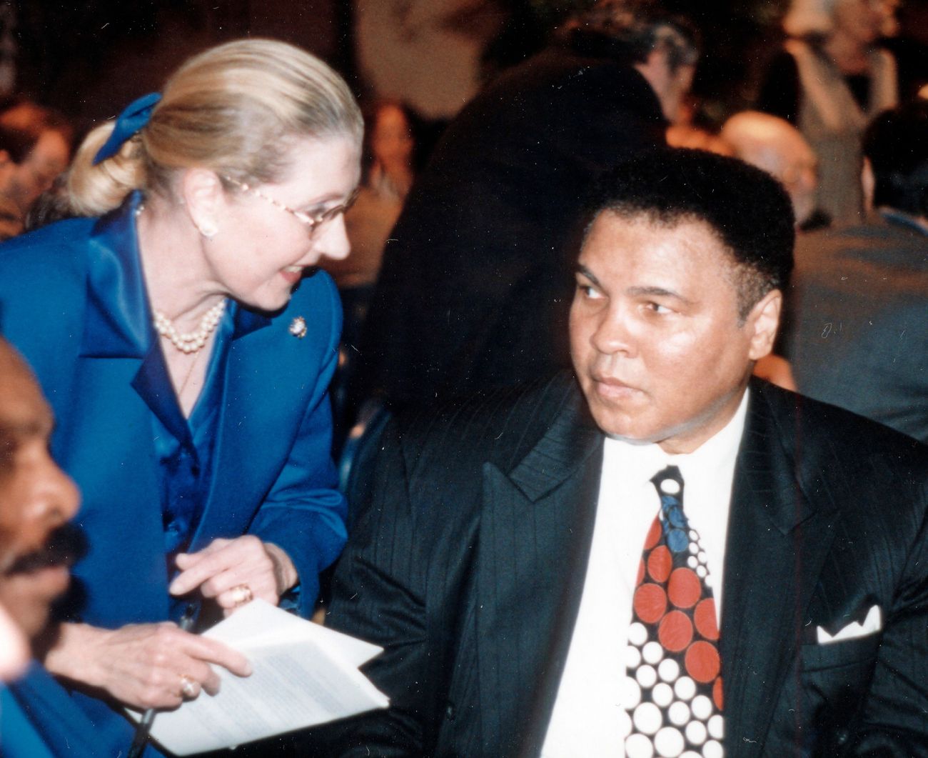 Muhammad Ali Remembered and Honored as Humanitarian – The Forward