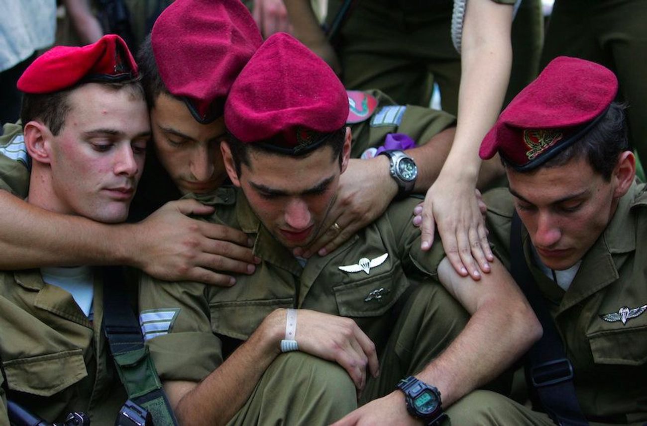 American Parents of Slain Lone Soldier Mark Levin Mourn in Jerusalem