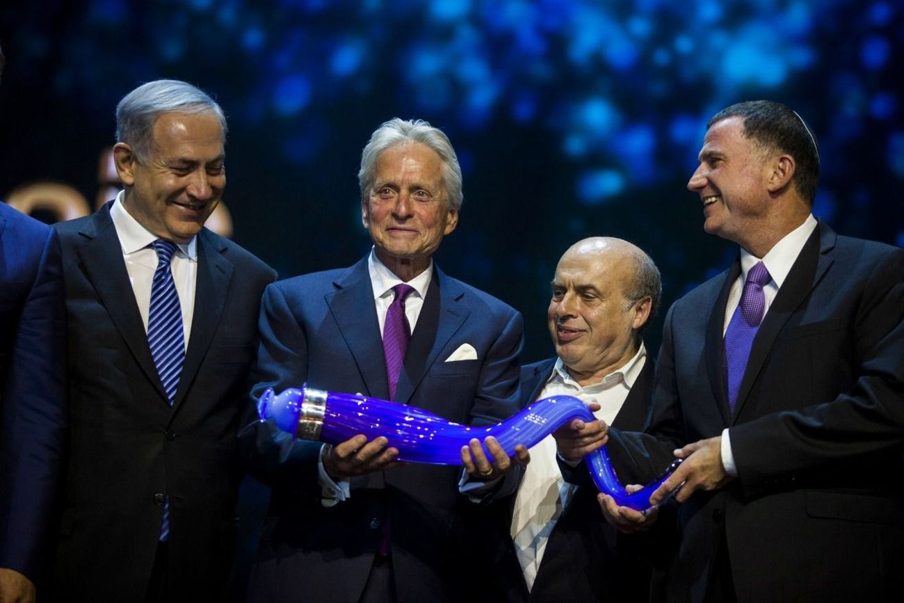 Michael Douglas Credits Son and Dad at Genesis Ceremony – The Forward