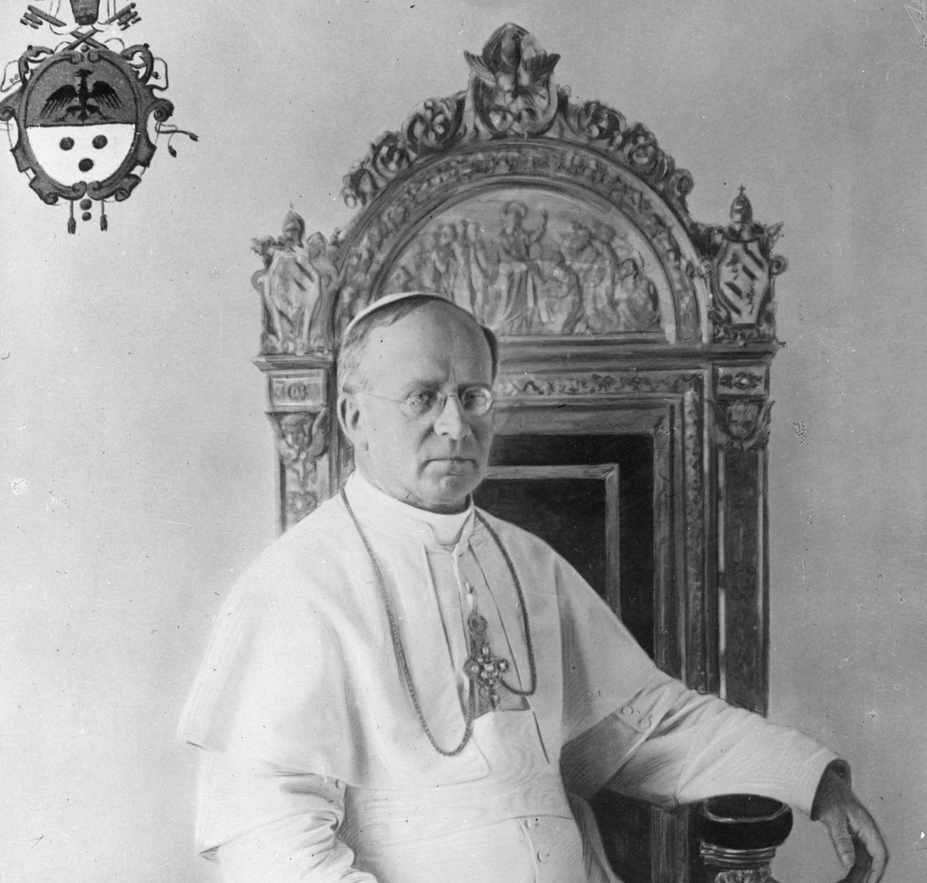 Historian Wins Pulitzer for Book About Pope's Secret Ties to Mussolini ...