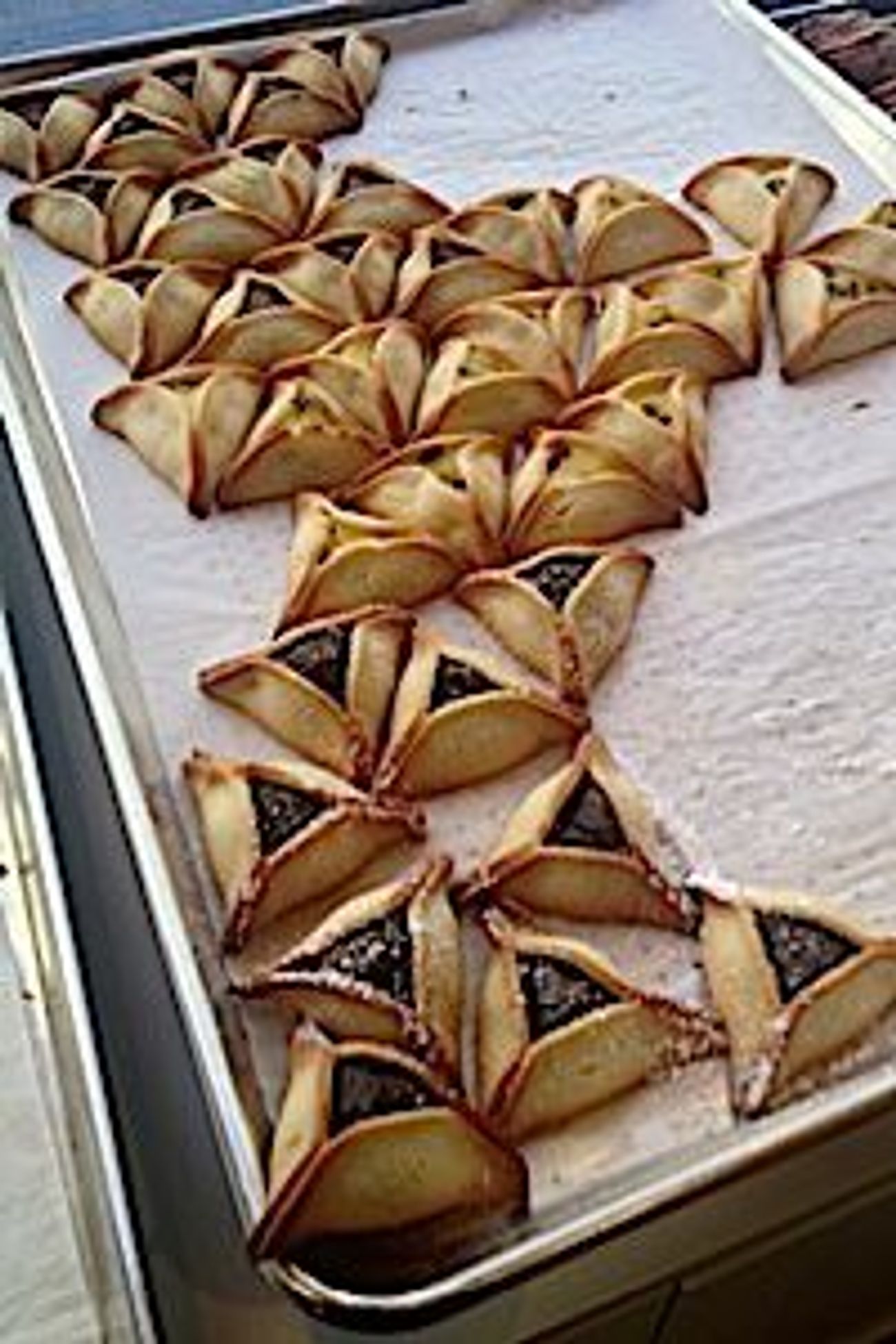Mixing Bowl: Best Hamantaschen; Brisket King – The Forward