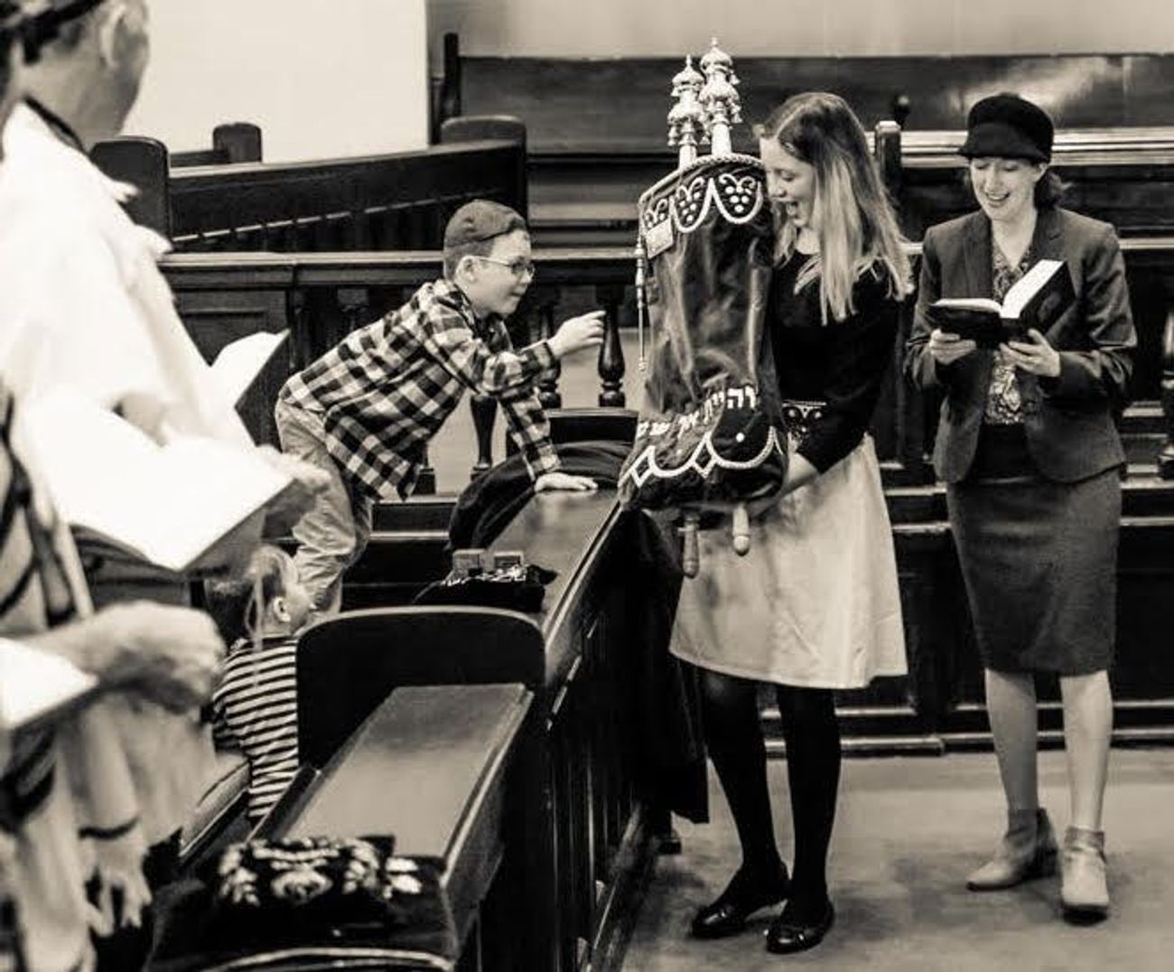 I Am An Orthodox Clergywoman, And I Am Changing My Title. – The Forward