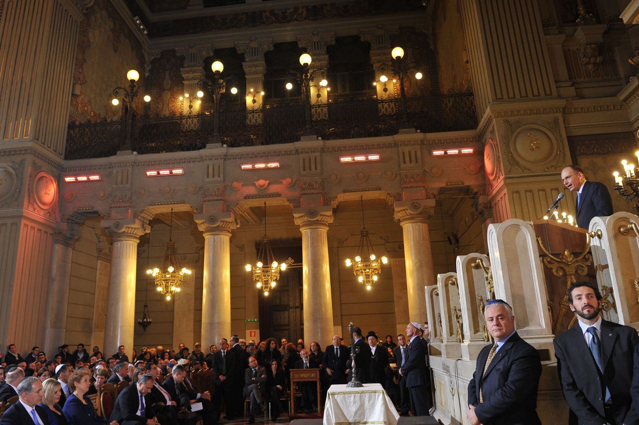 Italian Jews Upbeat Despite Declining Numbers and Threats – The Forward