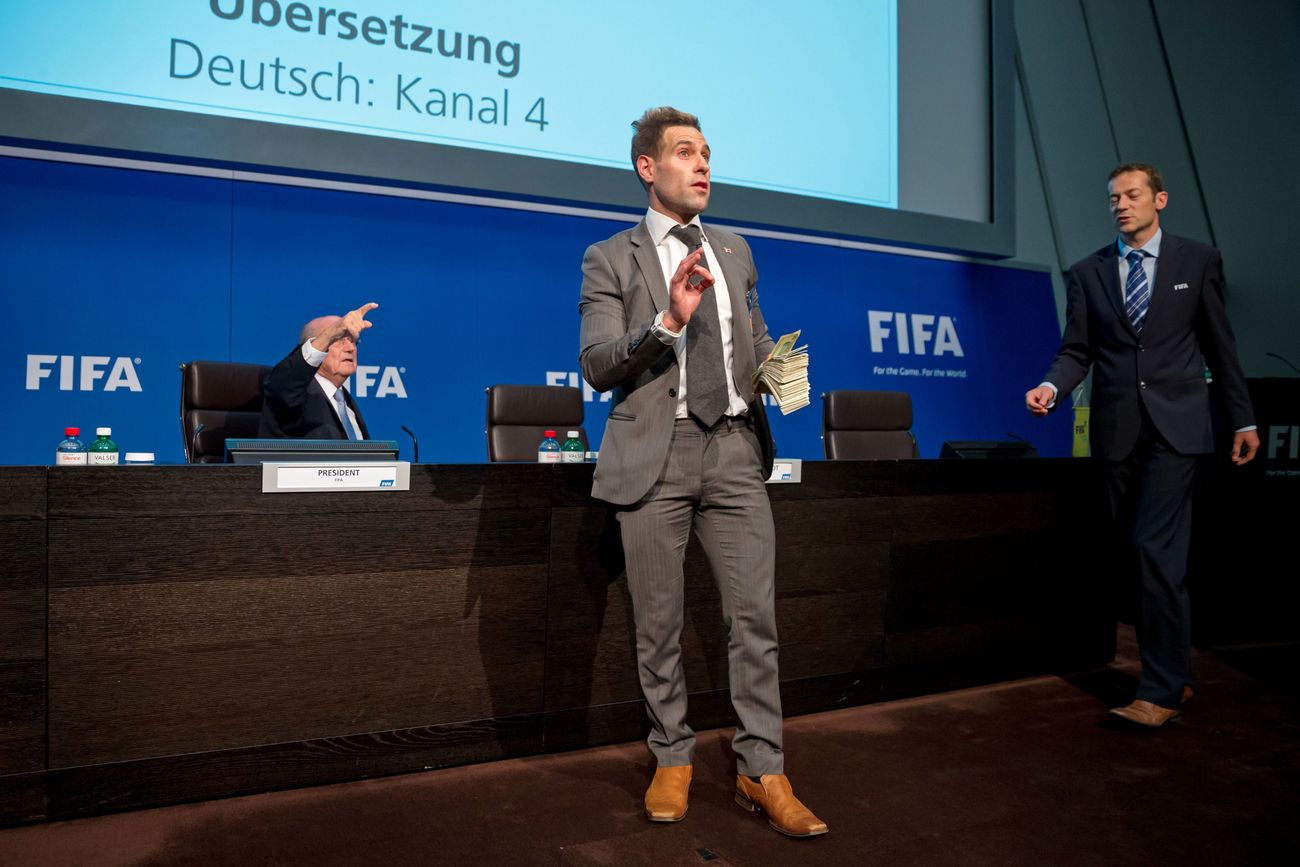 WATCH: ‘Rapping Rabbi’ Fools Simon Cowell And Talent Judges – The Forward