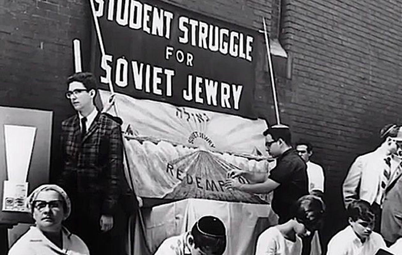 Soviet Jewry Activist Jacob Birnbaum Dies at 87 – The Forward