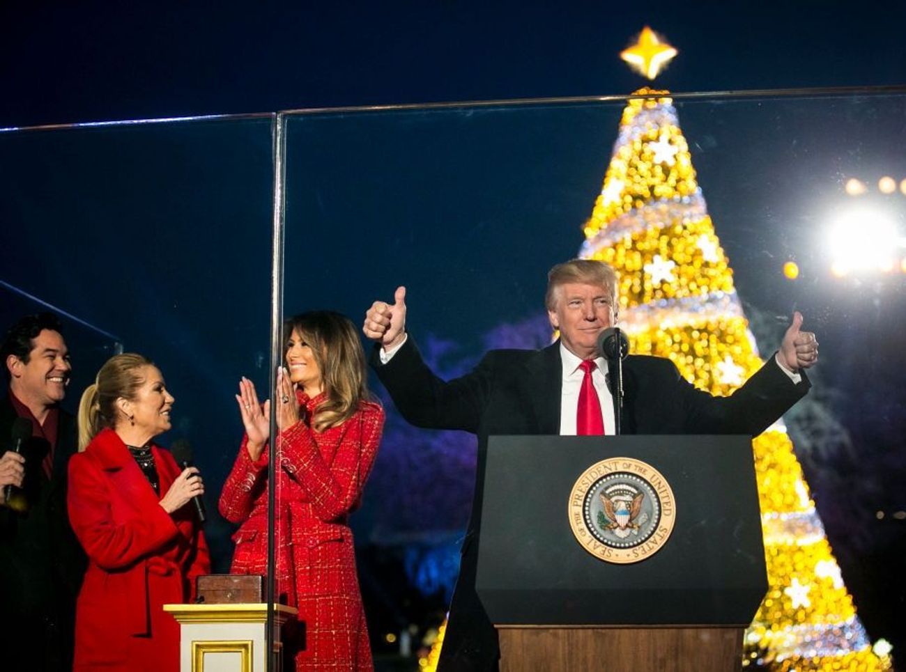 ‘Merry Christmas’ Crusade Mobilizes Evangelicals