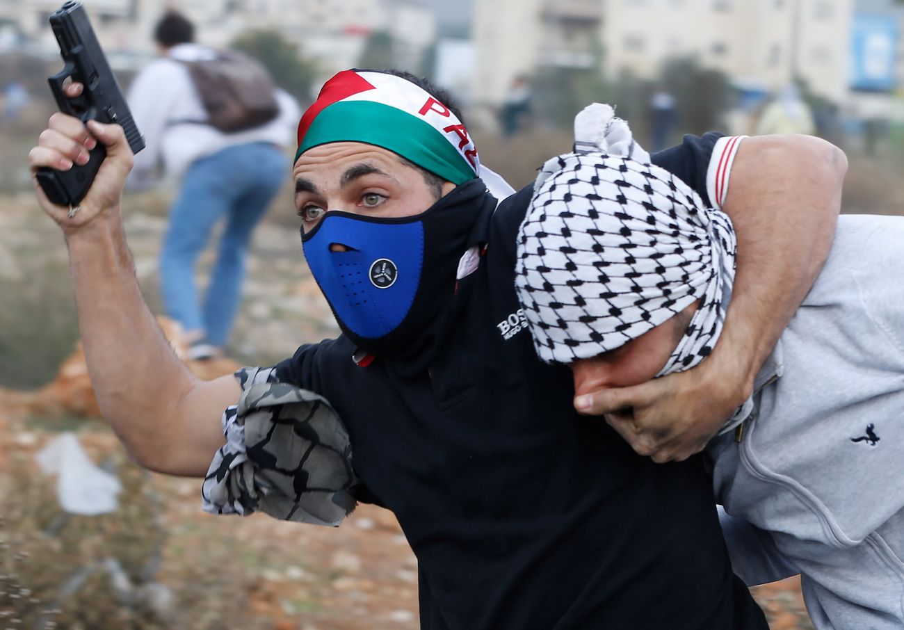 Israeli Agents Infiltrate Palestinian Protest In Photos