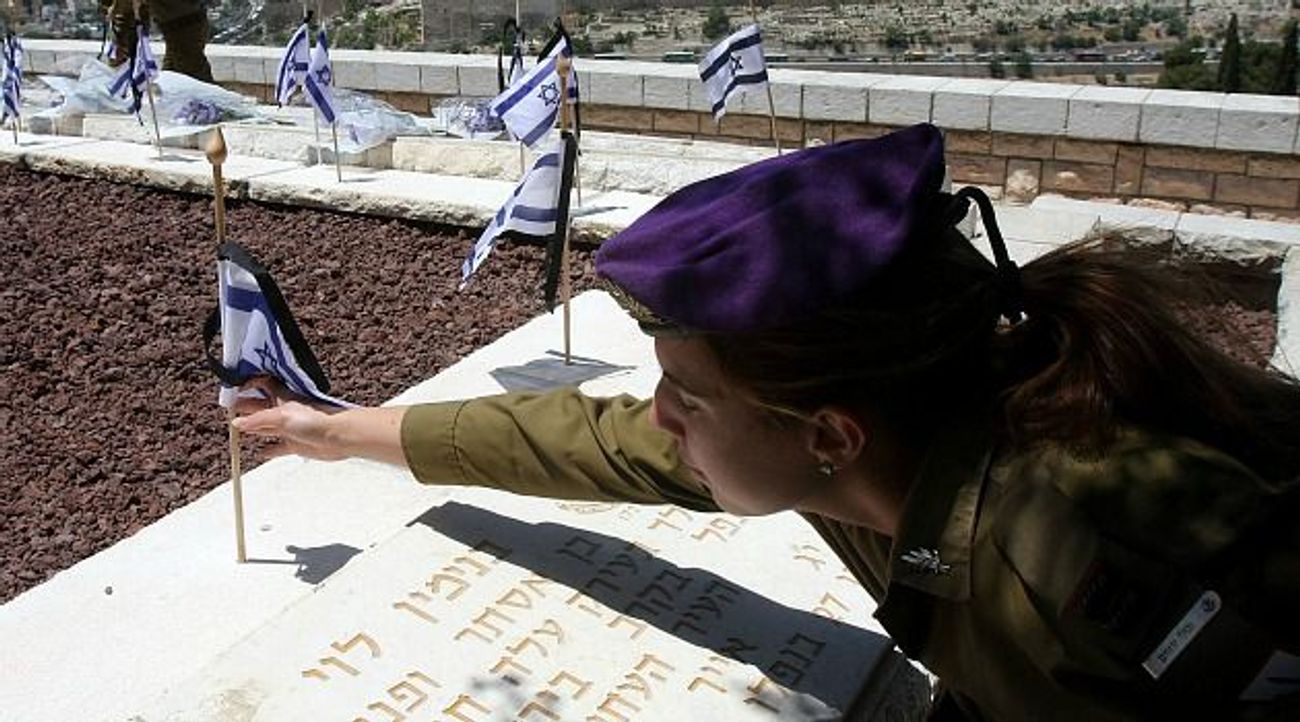 Air-Raid Sirens on Israel Memorial Day Evoke Clarion Call for Jewish ...