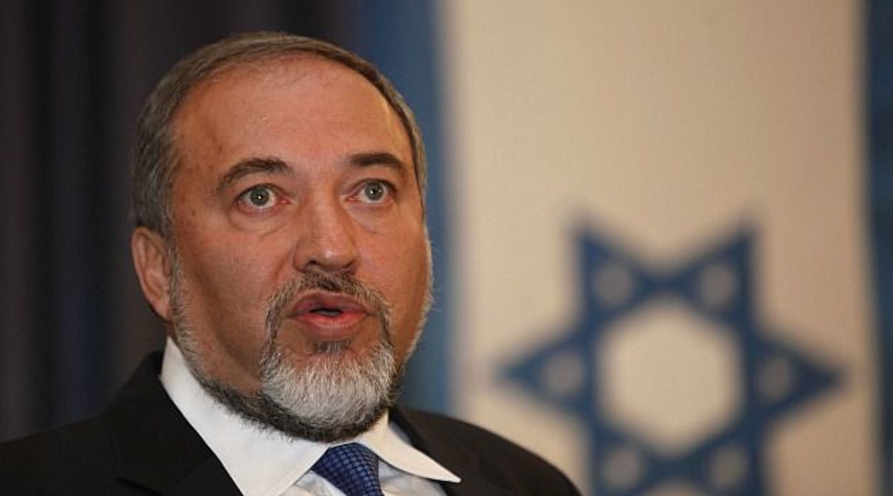 Liberman Bans IDF Chief Rabbi From Military Ceremonies