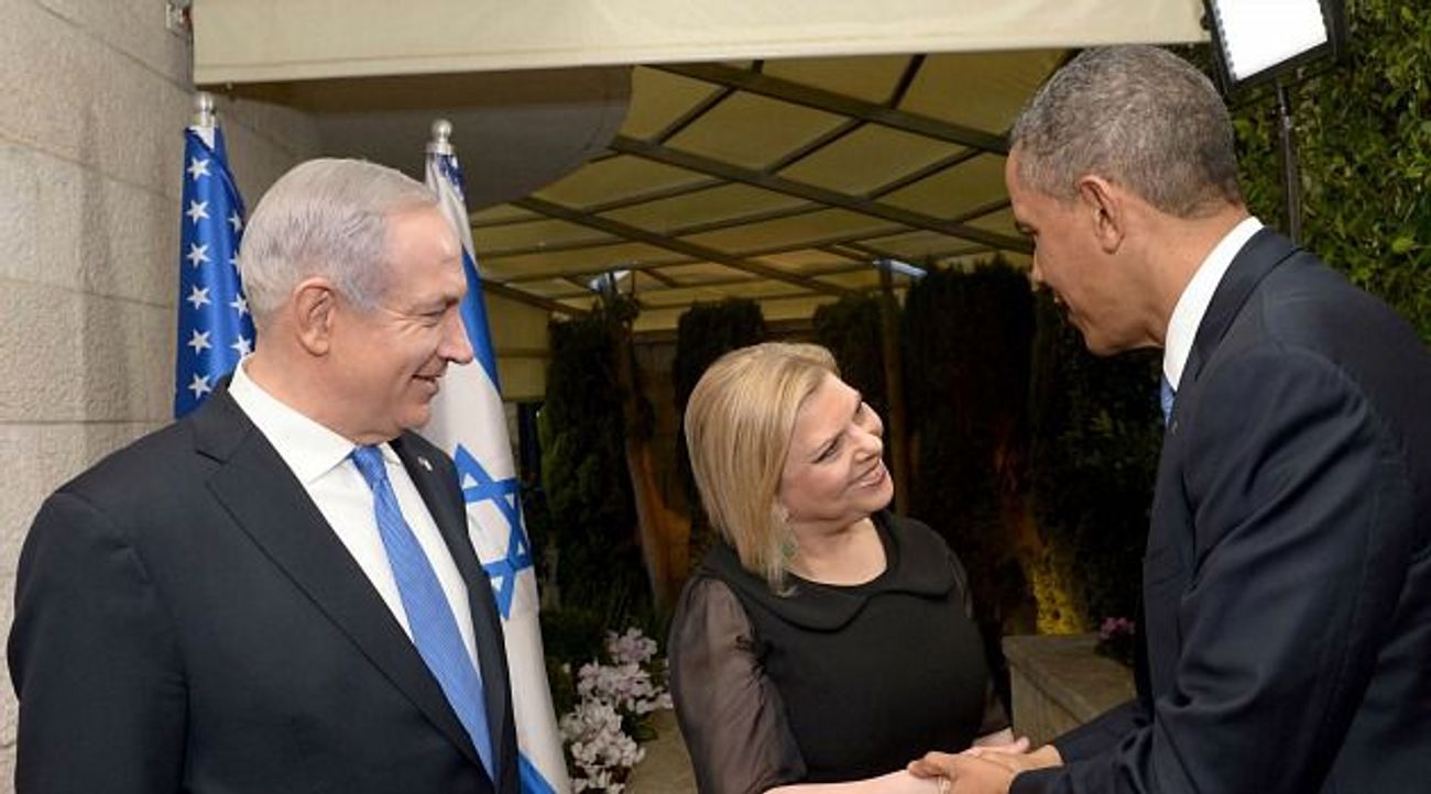 Barack Obama and Benjamin Netanyahu Set Aside Differences, Offer Smiles ...