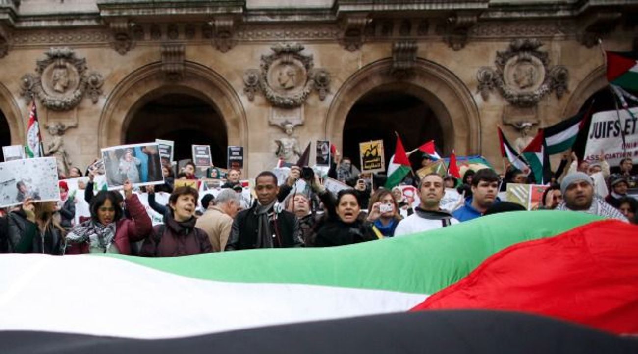 France Crackdown on Boycott Israel Activists Sparks Backlash – The Forward