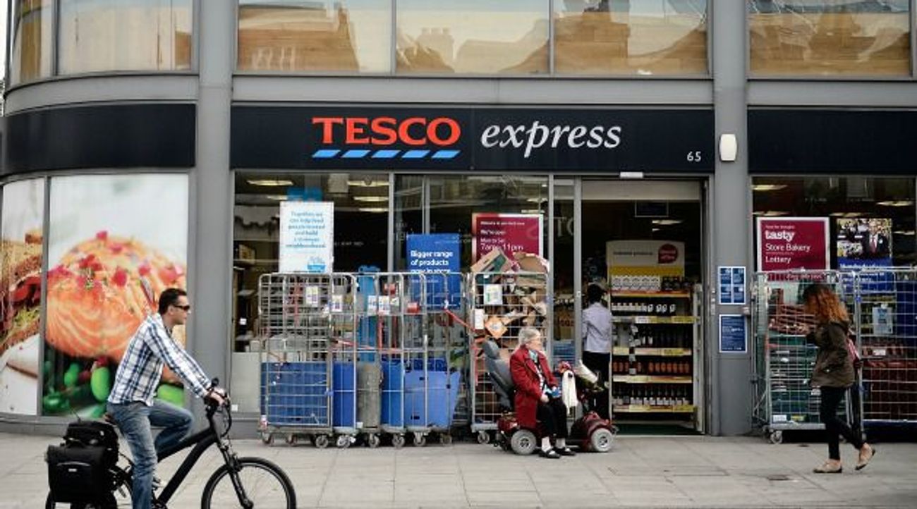 British Supermarket Demonstrators Throw Israeli Food Products – The Forward