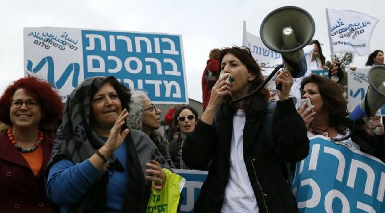 3,000 Israeli Women Rally for Peace – The Forward