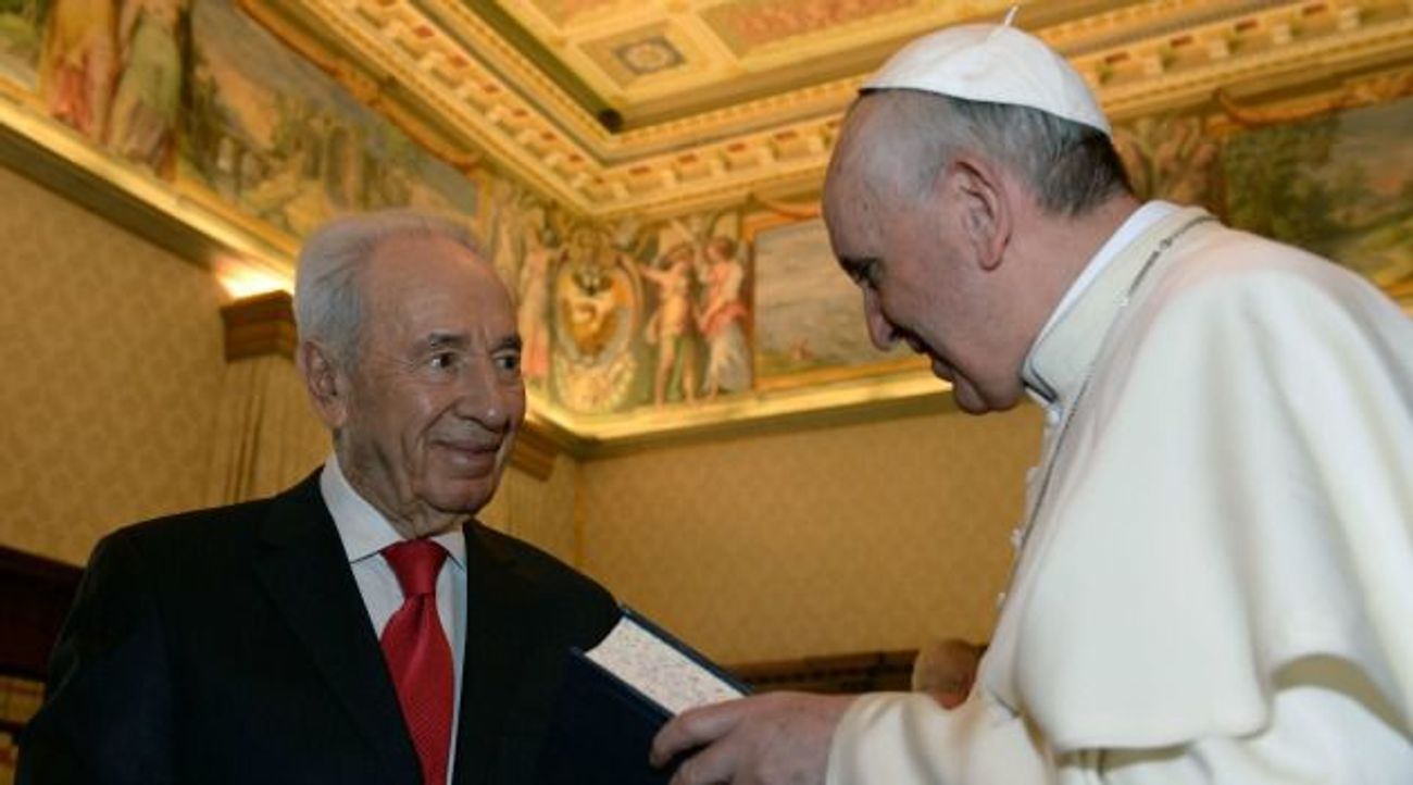 Peres Joins Pope, Abbas for Unprecedented Vatican Peace Prayer – The ...