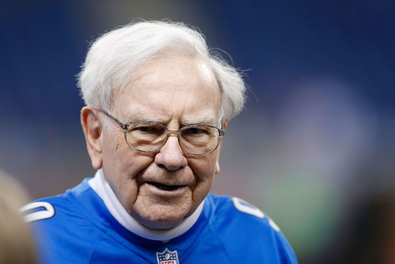 Billionaires for Bernie? Warren Buffett Praises Sanders Despite Backing ... Billionaires for Bernie? Warren Buffett Praises Sanders Despite Backing ...