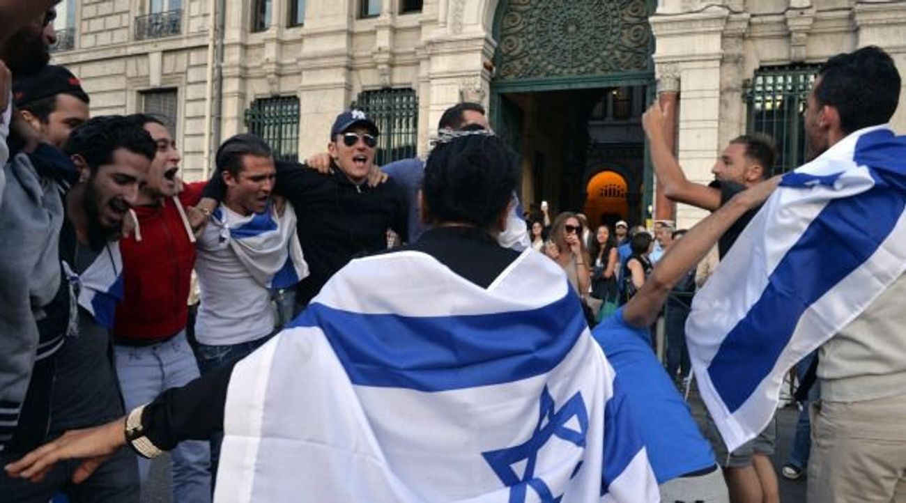 Did Right-Wing French Jews Provoke Anti-Semitic Violence? – The Forward