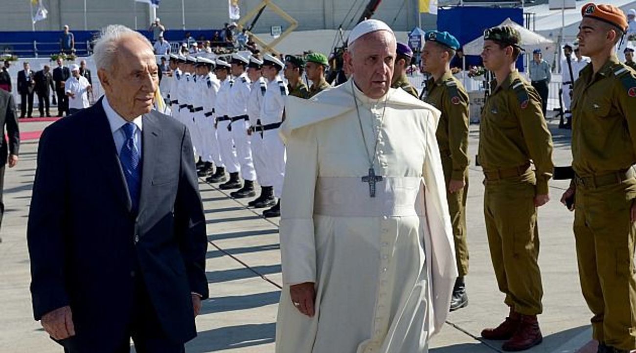 Pope Francis Arrives in Israel After West Bank Visit – The Forward