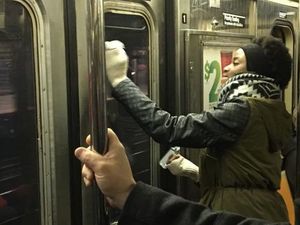 How New Yorkers Deal With Swastikas on the Subway – The Forward