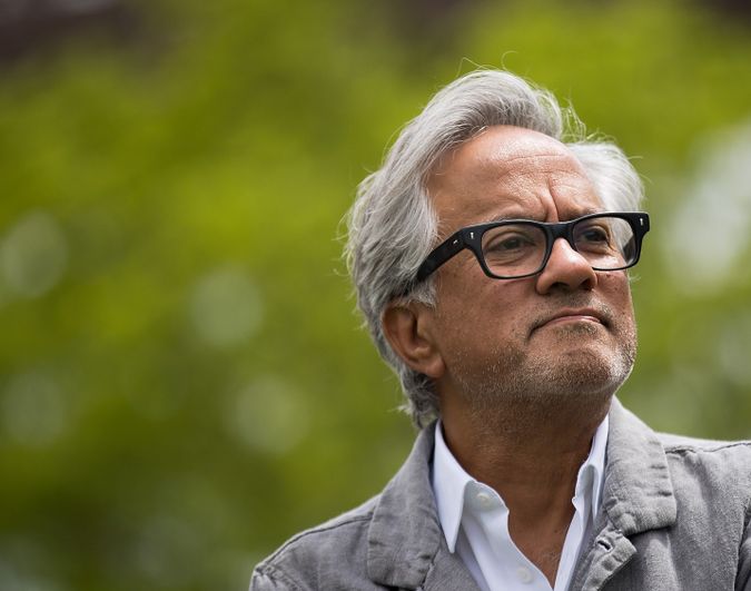 Anish Kapoor Helps Refugees And Dodges A Trap – The Forward